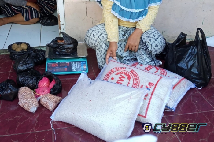 Penyaluran BPNT di Desa Tonjong Tasikmalaya Diduga Labrak Permensos No ...